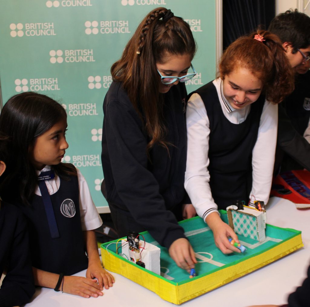 BRITISH COUNCIL POTENCIA LA PROGRAMACIÓN EN LAS NIÑAS A TRAVÉS DEL ...